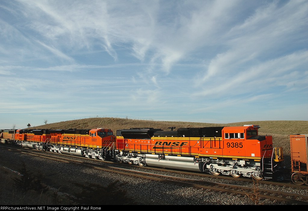BNSF 9385-5931-9373 are NEW making their first revenue run